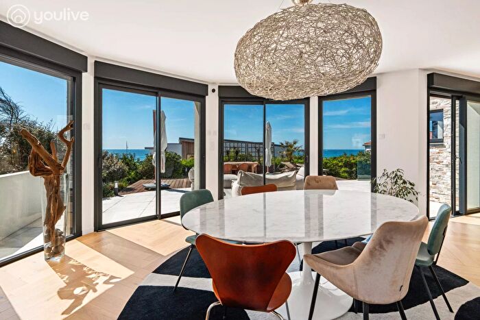 Maison à vendre - Les Sables-dOlonne - 6 pièces - 4 chambres