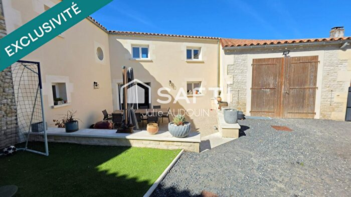Maison 7 pièces à Blanzac-lès-Matha, à vendre