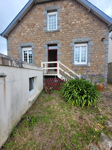Maison à vendre - Guingamp - 6 pièces - 2 chambres