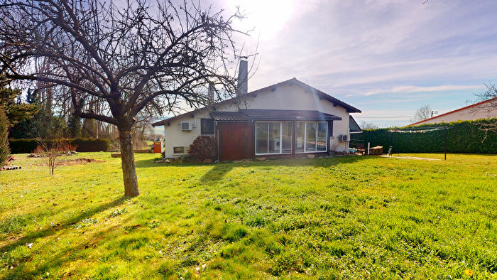 Maison à vendre - Aulhat-Saint-Privat - 5 pièces - 3 chambres