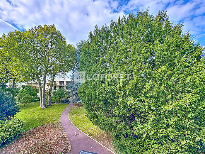 Appartement à vendre - Saint-Nom-la-Bretèche - 5 pièces - 4 chambres