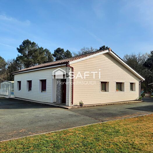 Maison 4 pièces à vendre à Le Pian-Médoc
