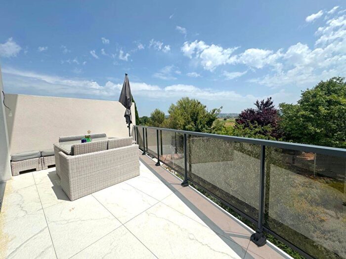 Maison à louer - Clarensac - 4 pièces - 3 chambres