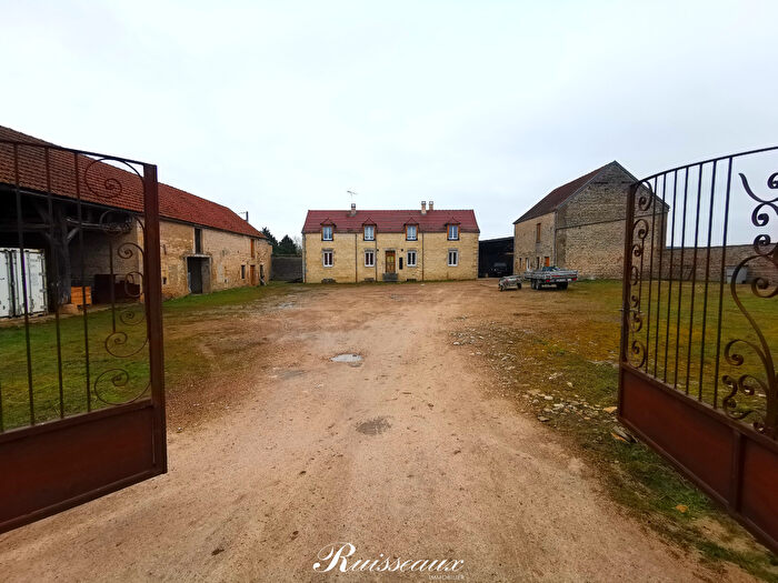Maison à vendre - Rougemont - 6 pièces - 4 chambres