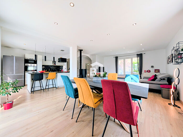 Maison à vendre - Bourgoin-Jallieu, Champfleuri et sa ceinture verte - 6 pièces - 5 chambres