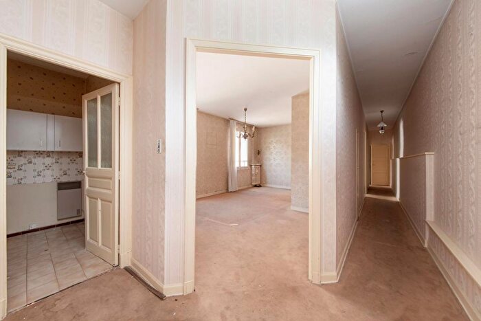Maisons à vendre et appartements à louer - 1