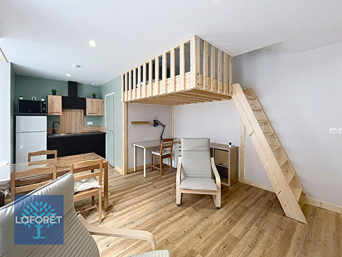 Appartement 1 pièce à louer à Fougères, Paron, Orières, Ecartelée, Bonabry