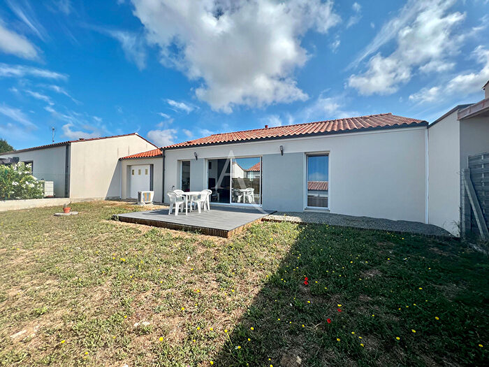 Maisons à vendre et appartements à louer - 1