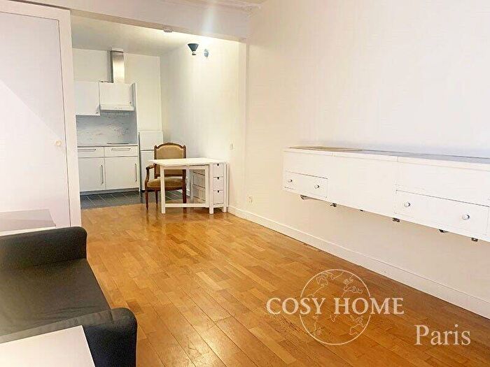 Appartement à louer - Clichy-Trinité, Paris ème arrondissement - 2 pièces - 1 chambre