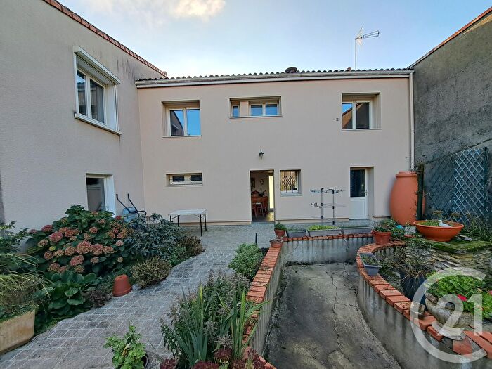 Maison à vendre - Parthenay - 8 pièces - 3 chambres