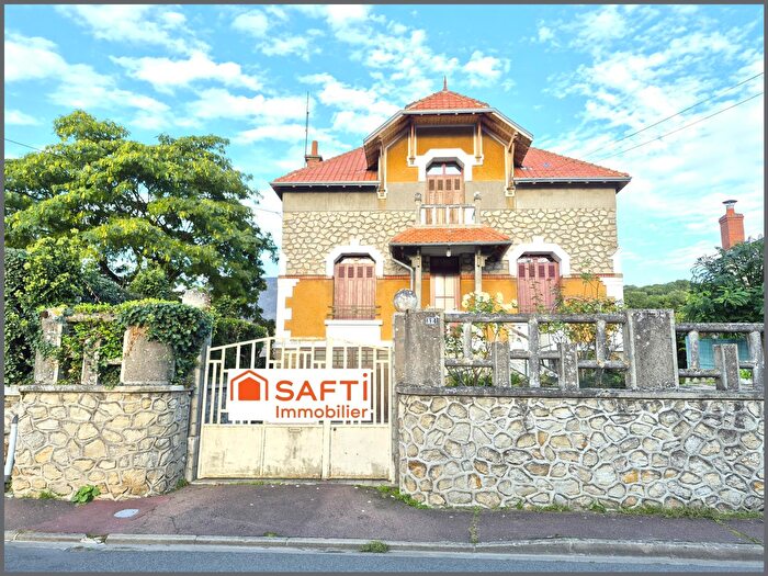 Maison à vendre - Descartes - 5 pièces - 4 chambres