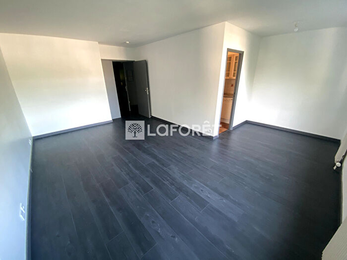 Nanterre, Vieux Pont : Appartement 2 pièces à louer