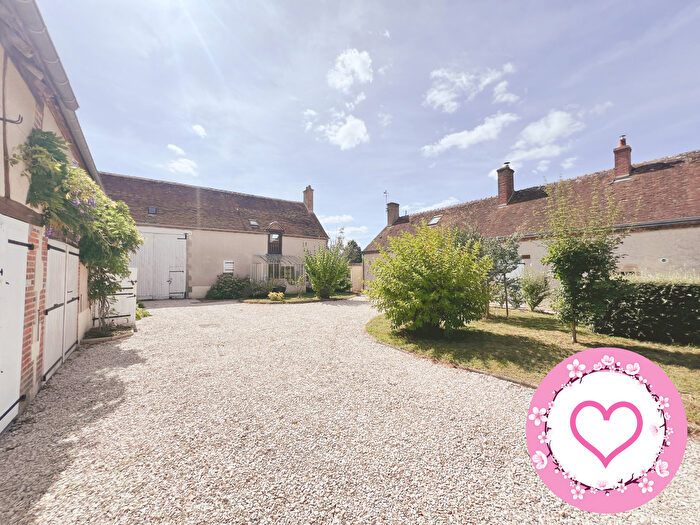 Maison à vendre - Saint-Benoît-sur-Loire - 5 pièces - 3 chambres