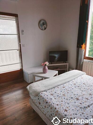 Appartement à louer - Casernes, Nîmes - 1 pièce - 1 chambre