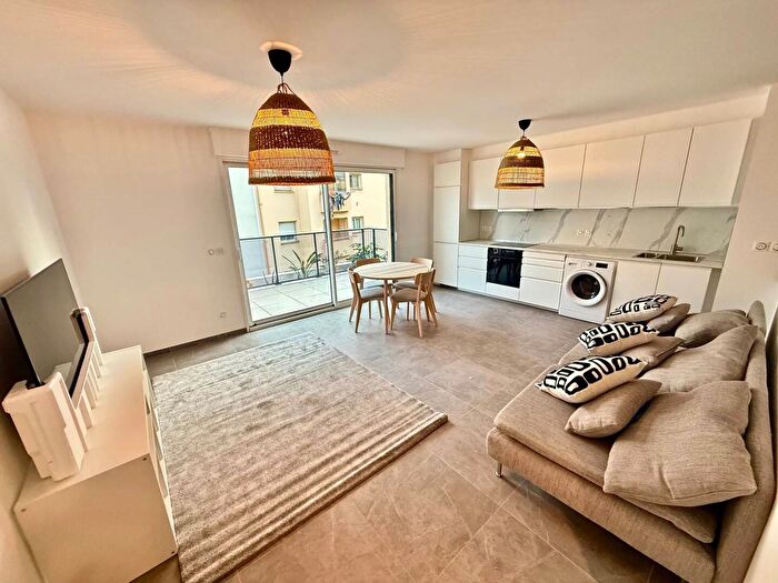 Appartement à louer - Cap-dAil - 2 pièces - 1 chambre