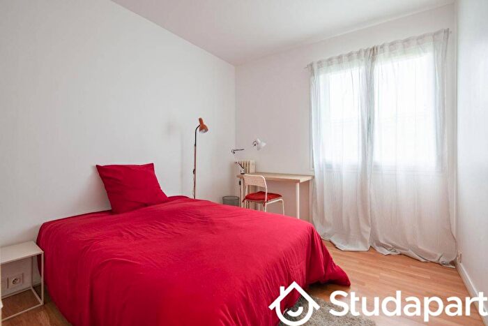 Appartement à louer - Le Lycée, Talence - 1 pièce - 2 chambres