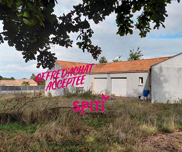 Maison 5 pièces à vendre - Saint-Hilaire-le-Vouhis
