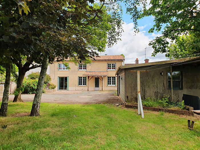 Maison 5 pièces à vendre à Fomperron