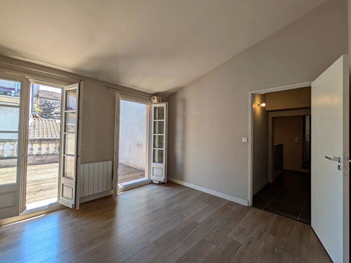 Avignon, Palais des Papes, Zone Piétonne : Appartement 2 pièces à vendre