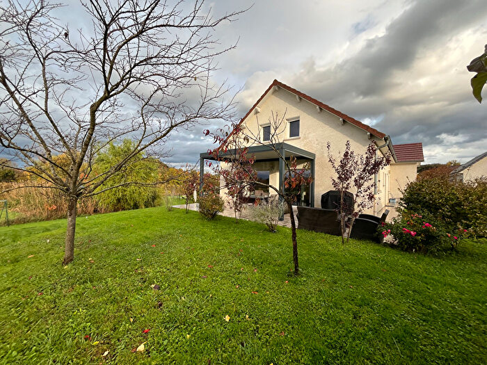 Maison à vendre - Pouilley-les-Vignes - 8 pièces - 6 chambres