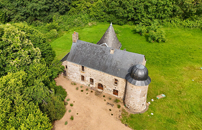 Maison 8 pièces à Brecé, à vendre
