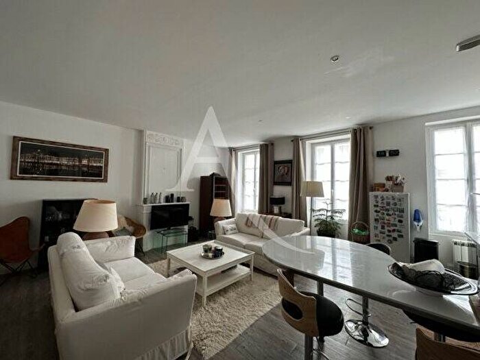 Appartement à louer - Centre Ville Nord, Rochefort - 3 pièces - 2 chambres