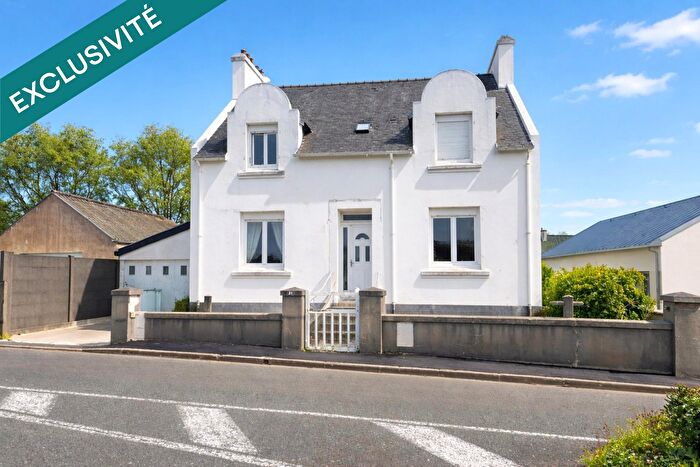 Maison à vendre - Landivisiau - 6 pièces - 5 chambres