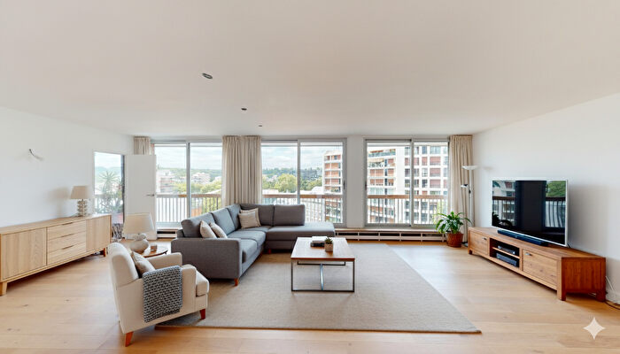 Appartement à louer - Boulogne-Billancourt, Menus, Jean Baptiste Clément - 5 pièces - 4 chambres