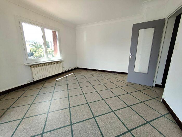 Appartement à louer - Poya-Plans, Fontaine - 3 pièces - 2 chambres