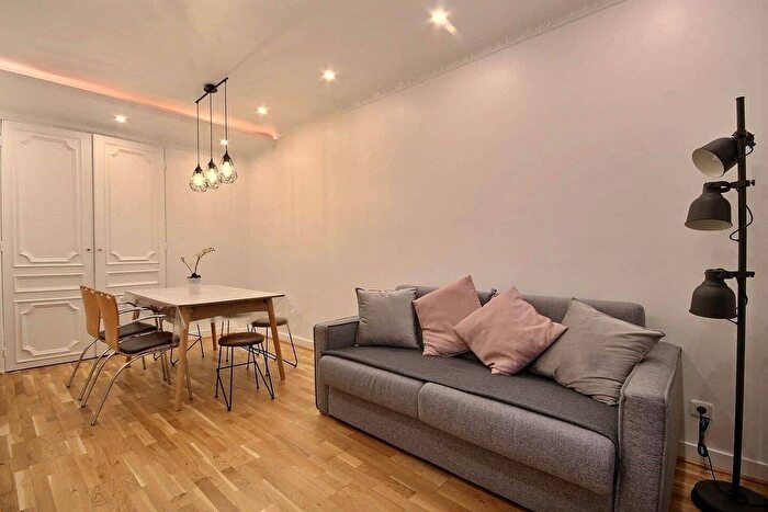 Appartement à louer - Porte Saint Denis-Paradis, Paris ème arrondissement - 1 pièce