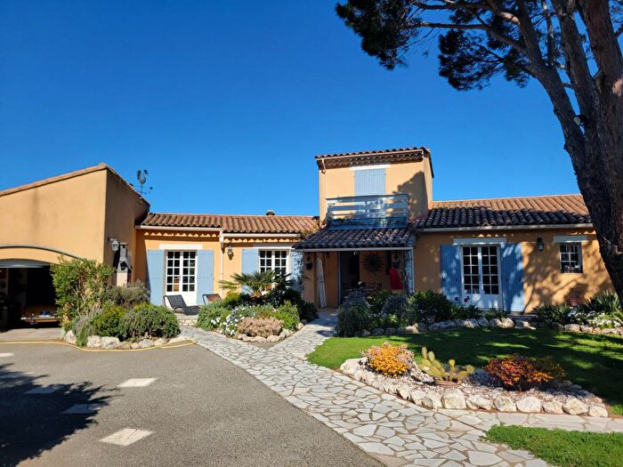 Maison 8 pièces à Rochefort-du-Gard, à vendre