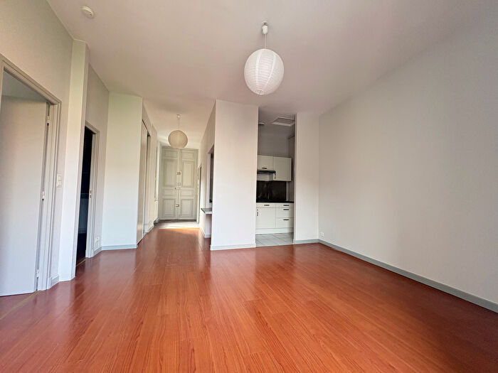 Appartement à louer - Clermont-Ferrand, Delille, Cathédrale, La Gare - 3 pièces - 2 chambres