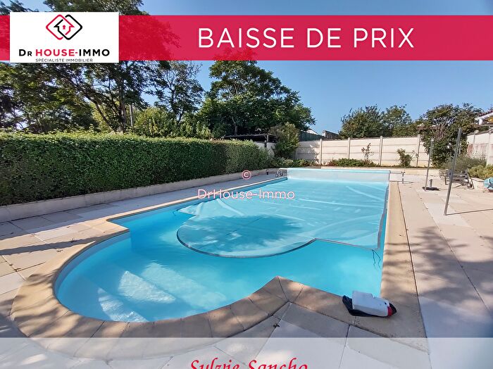 Maison à vendre - Buzançais - 8 pièces - 6 chambres