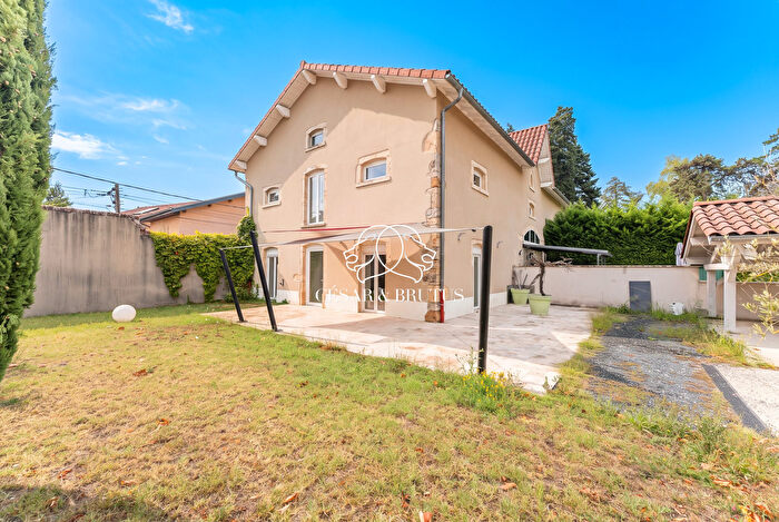 Maison 5 pièces à Saint-Quentin-Fallavier, à vendre