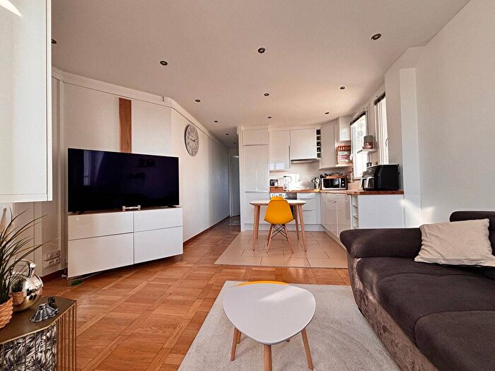 Appartement à louer - Bécon, Courbevoie - 3 pièces - 2 chambres