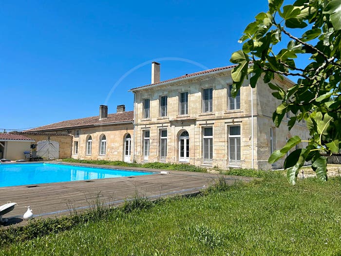 Maison 13 pièces à postalCode, à vendre
