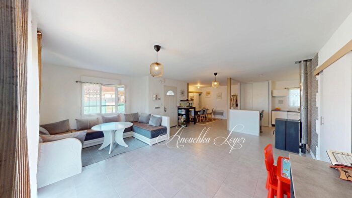 Maison à vendre - Saint-Maixant - 5 pièces - 3 chambres