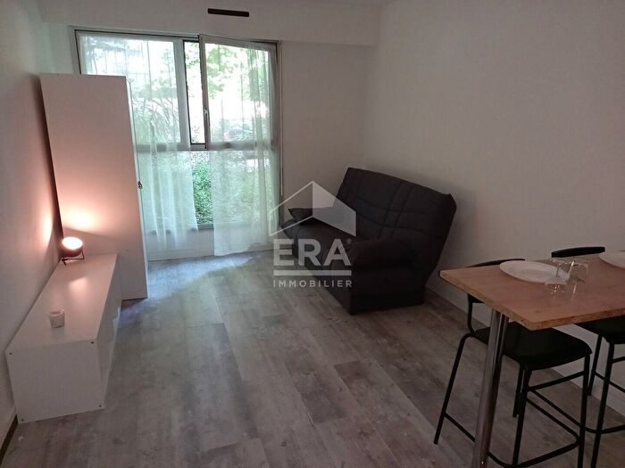 Ville Nord, Fontainebleau : Appartement 1 pièce à louer
