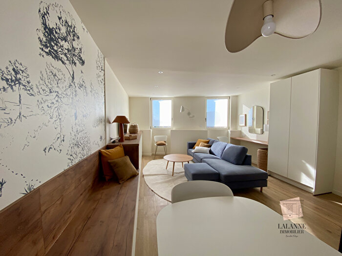Appartement à louer - Bordeaux, Saint-Genès - 2 pièces - 1 chambre