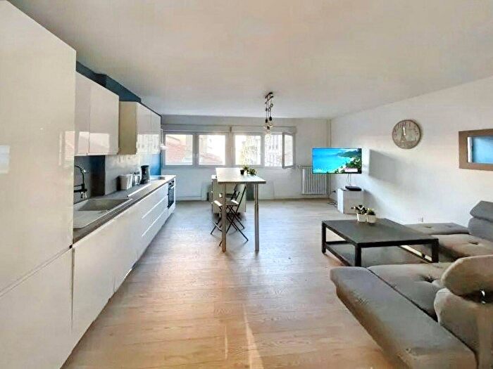 Appartement à louer - Saint-Étienne - 5 pièces - 4 chambres