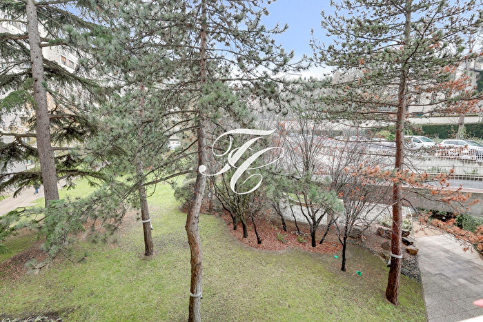 Appartement à vendre - Saint-Cloud, Centre-ville - 2 pièces - 1 chambre