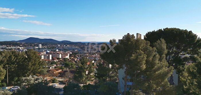 Appartement à louer - Toulon, Darboussèdes - 5 pièces - 3 chambres