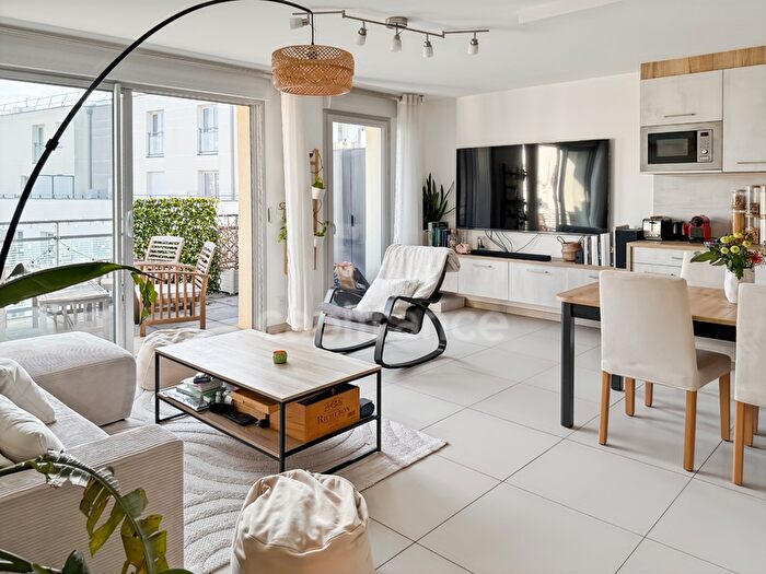 Appartement à vendre - Ferney-Voltaire - 3 pièces - 2 chambres