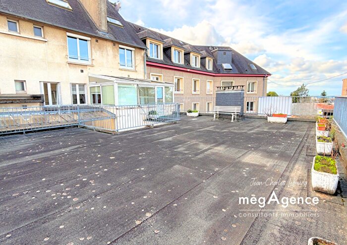 Appartement 4 pièces à Roullours, à vendre