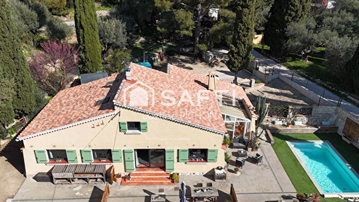 Maison à vendre - Le Revest-les-Eaux - 5 pièces - 4 chambres