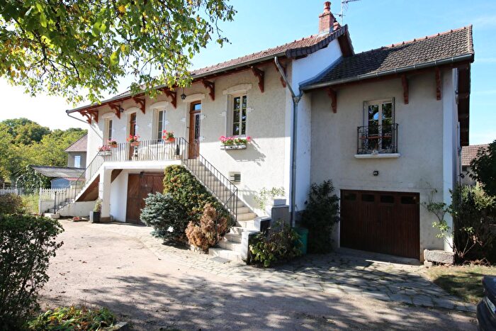 Étang-sur-Arroux : Maison 7 pièces à vendre