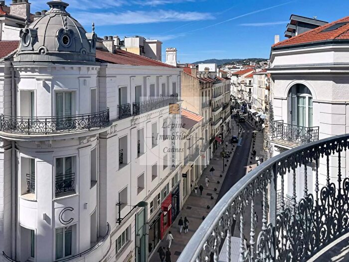 Appartement à louer - Centre-ville, Cannes - 6 pièces - 4 chambres