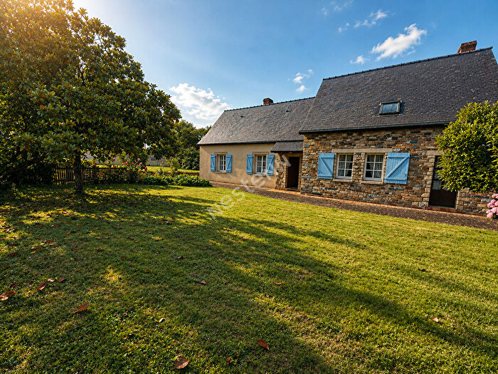Saint-Aubin-du-Pavail : Maison 4 pièces à vendre