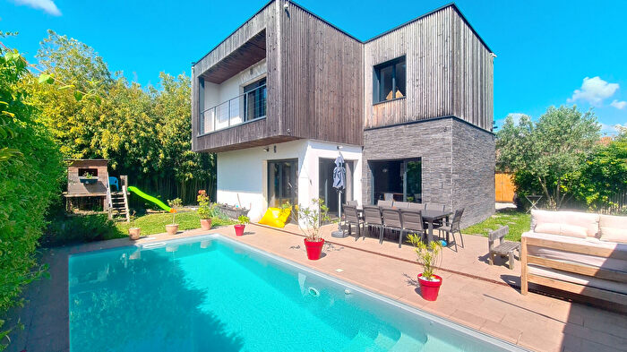 Maison à vendre - Pessac, Le Monteil - 7 pièces - 5 chambres