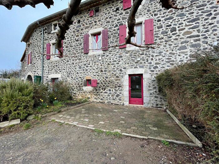 Appartement à louer - Lussas - 4 pièces - 3 chambres